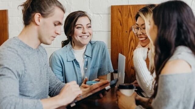 IELTS Speaking Lesson about Socialising - Keith Speaking Academy